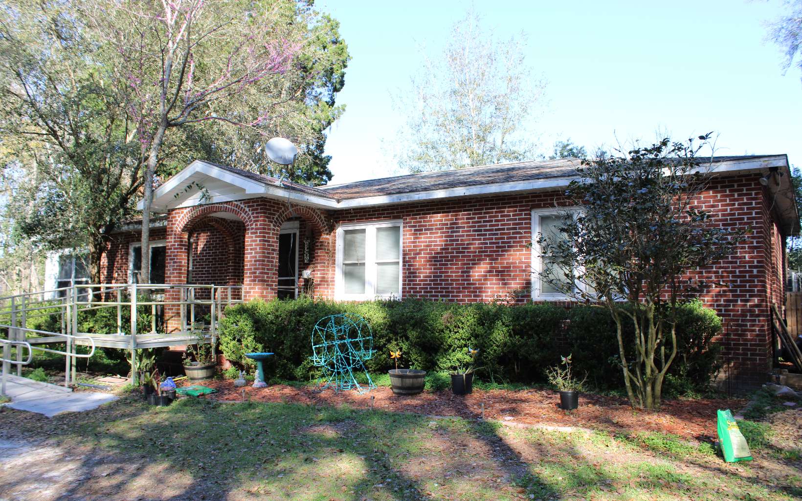For Sale - 219 SE Lee Ave, Live Oak, FL 32064 | MLS# 122556